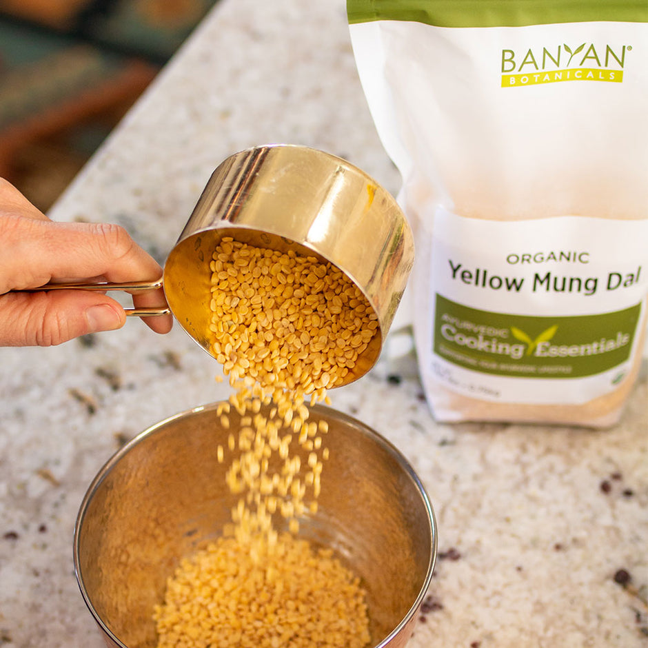 Urad & Yellow Mung Dal with Cardamom – Banyan Botanicals